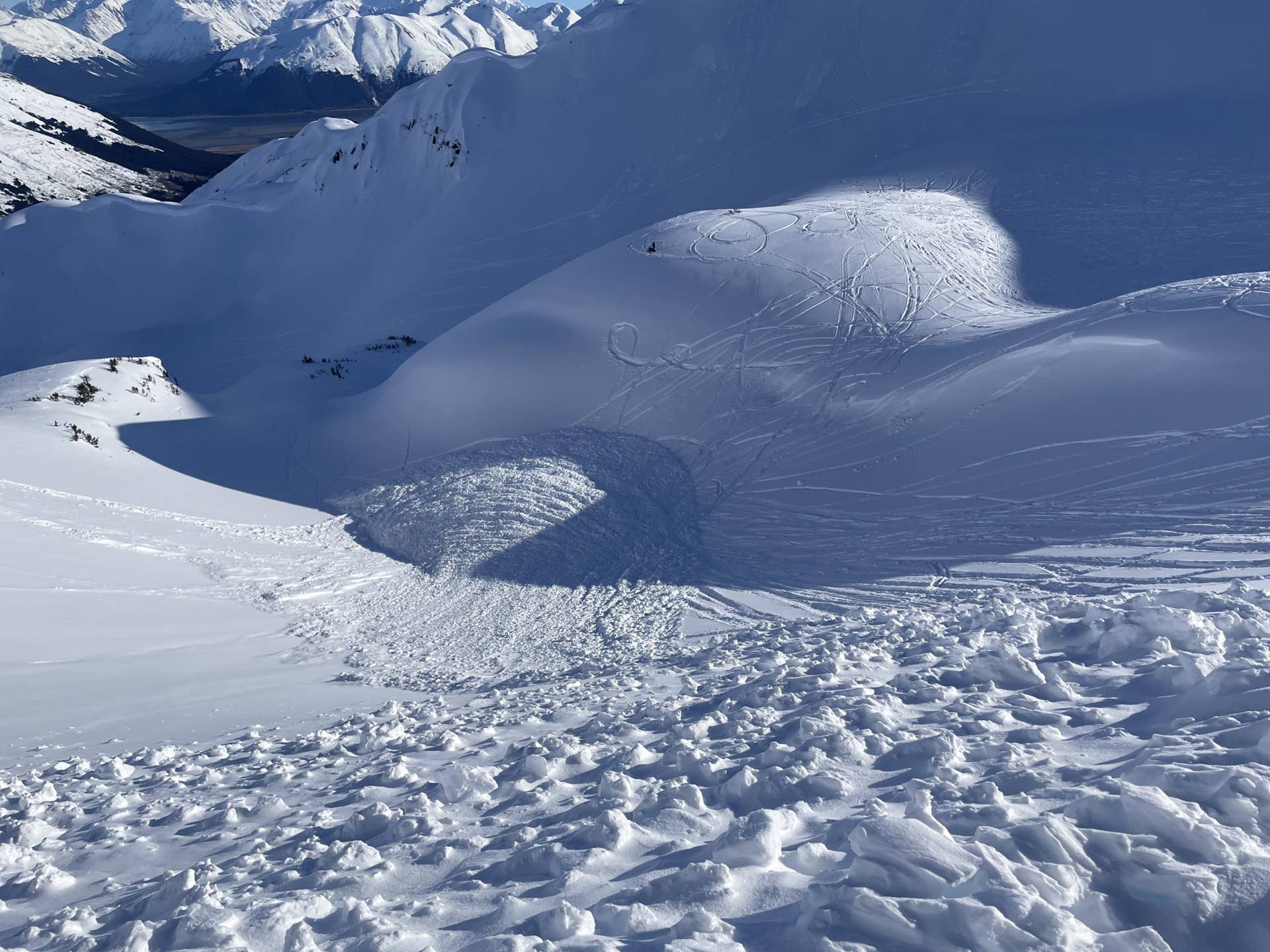 One Killed by 500' Wide Avalanche in Alaska - Powder